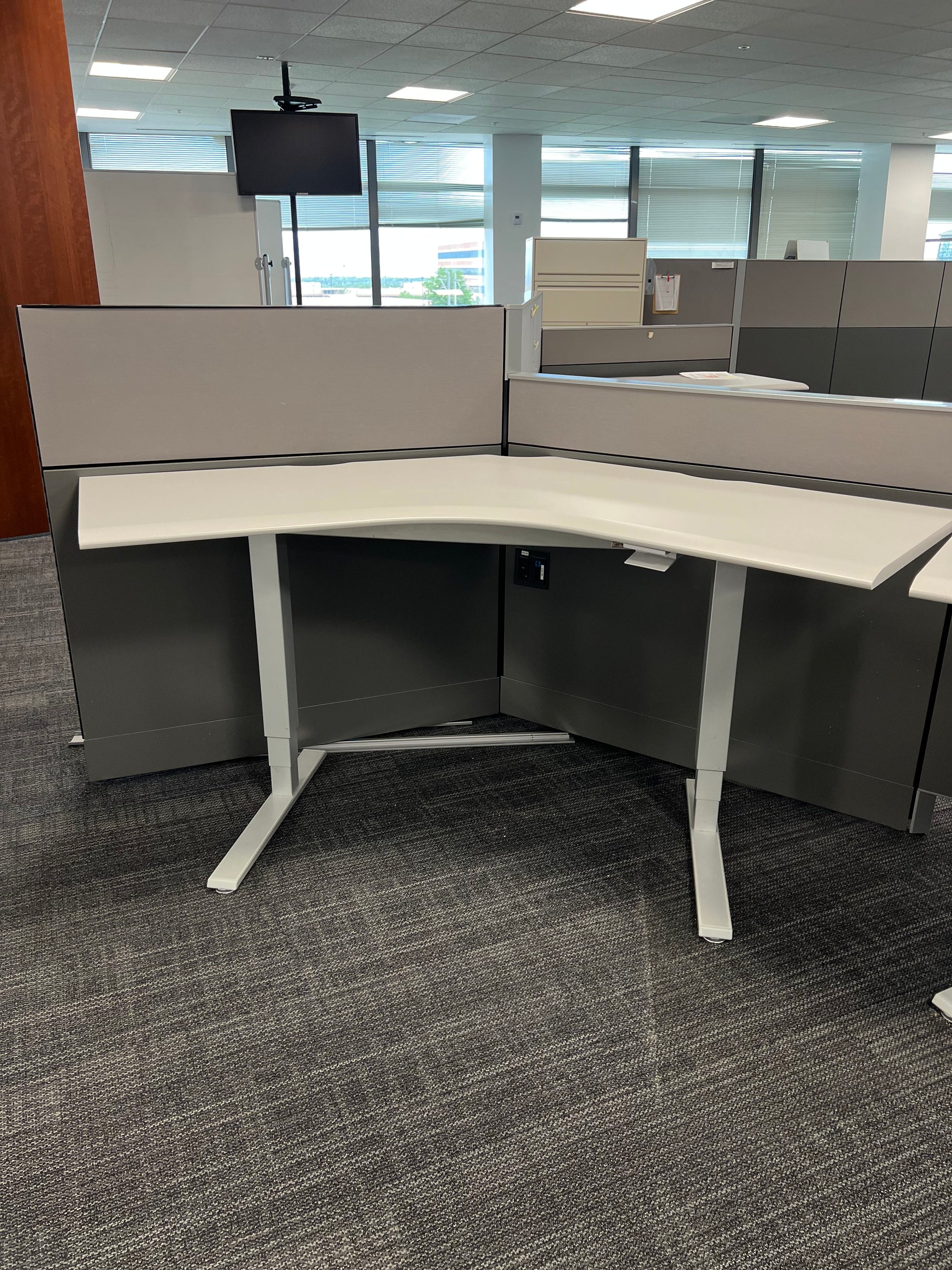 Humanscale Float Adjustable Height Desk – LCOF