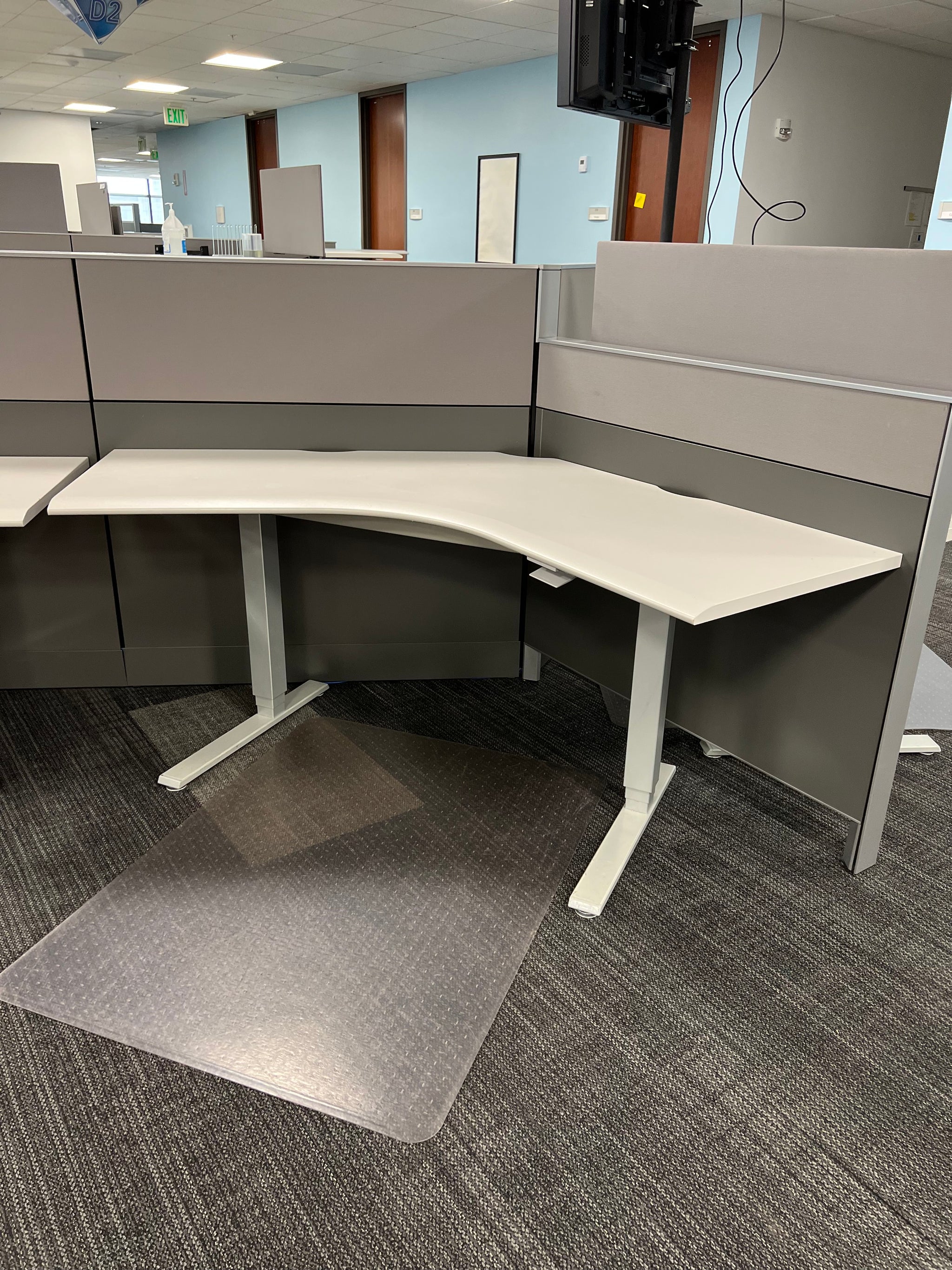 Humanscale Float Adjustable Height Desk – LCOF