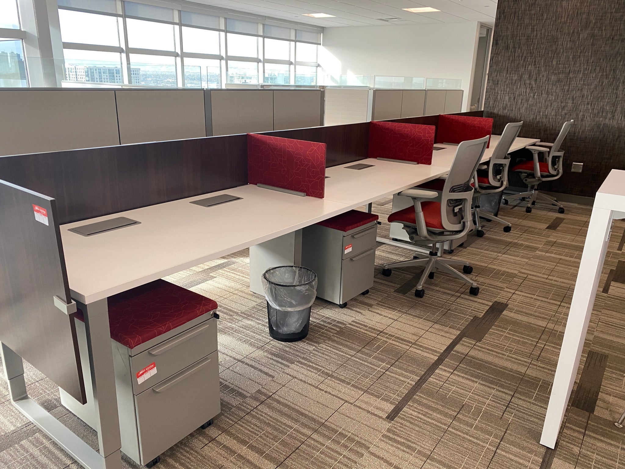 Cubicles, Workstations & Desks – LCOF